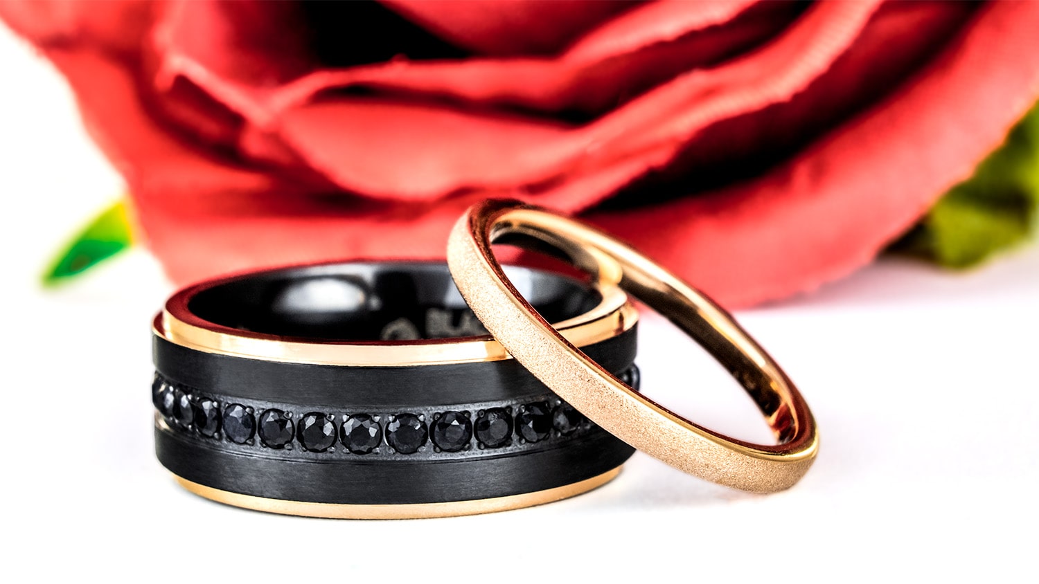 How to Choose Couple's Rings